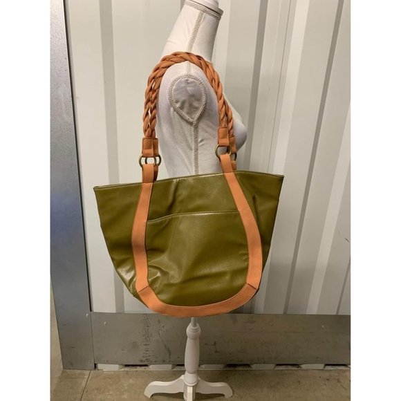 Universal Thread | Bags | Universal Thread Large Faux Leather Shoulder ...